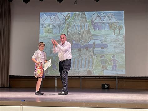 Ивелин Стоянов награди победителите в конкурса С очите си видях бедата Gabrovo News