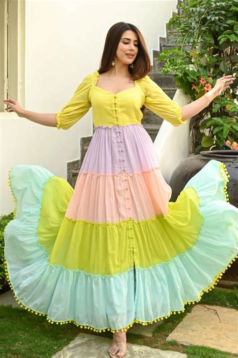 Pin By Kristina On I Simple Frock Design Long Frock Designs Fancy