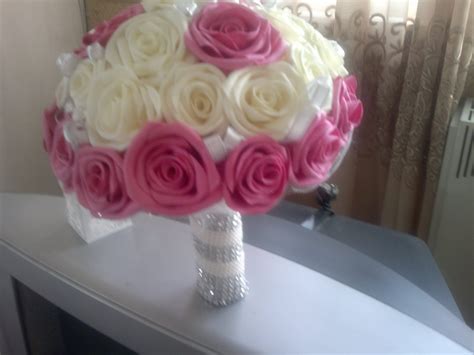 Ծաղիկներ և նվերներ Added A New Photo Ծաղիկներ և նվերներ