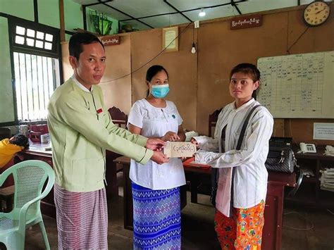 ကော့ကရိတ်မြို့ ရေ ဘေးသင့်ပြည်သူများအား ထောက်ပံ့ ငွေ ပေးအပ