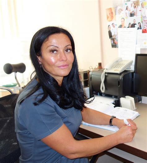 Д р Галя Богданова е специалист акушер гинеколог в София с над 15 години опит Извършва прегледи