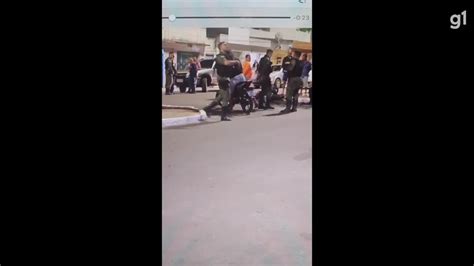 Vídeo Homem é Preso Após Dar Soco Na Cabeça De Policial Militar