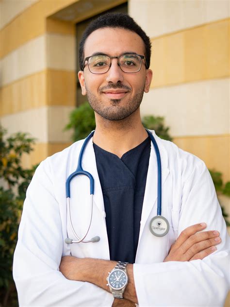 About Elyes Cherif Medium