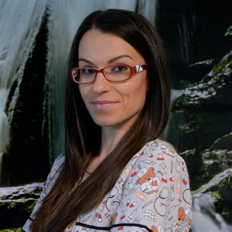 д р Илияна Веселинова Нинова Обща дентална медицина Credoweb