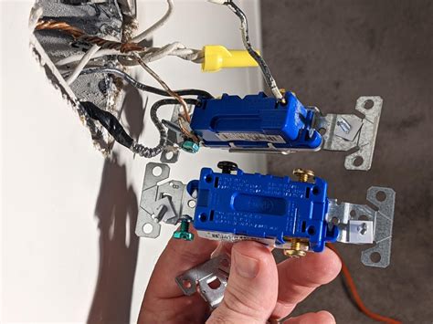 Need Help Identifying What This Might Be For R Electrical