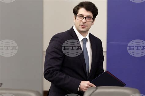 Институциите работят по всички защитни механизми свързани с приемането на еврото заяви