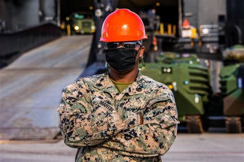 Dvids Images Break It Down Back It Up Marines With 3rd Mlg Backload Usns Dahl [image 4 Of 12]