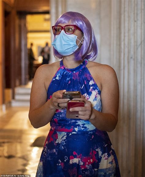 Relive Kyrsten Sinemas Bizarre Outfits As Shes Trolled Over Wacky