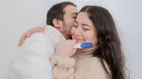 ΕΙΜΑΙ ΕΓΚΥΟΣ ΚΑΙ ΤΟ ΛΕΩ ΣΤΟΝ ΑΝΤΡΑ ΜΟΥ You Me Youtube