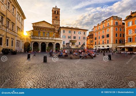 Basilica Di Santa Maria In Trastevere And Piazza Di Santa Maria In