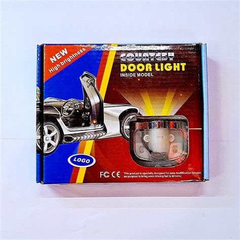 ولکام لایت لوگو زیر درب چسبی چری فروشگاه لوازم یدکی بنایی