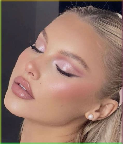 Pin On Celebrity Makeup Looks