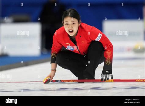 Chinas Han Yu Calls The Sweep During The Qualification Match Against