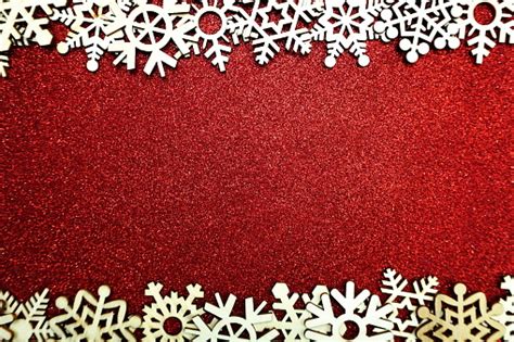 빨간 반짝이 배경에 크리스마스 장식 장식 테두리 프레임 12월에 대한 스톡 사진 및 기타 이미지 12월 1월 겨울 Istock