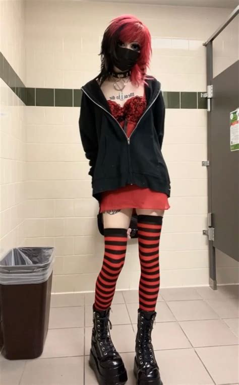 Emo Style 2000s Emo Outfits 2000s Emo Style Outfits Emo 2000s Alt