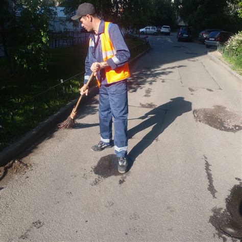 Сегодня 03 06 2022 на территории ООО ЖКС №1 Фрунзенского района работают Жилкомсервис №1