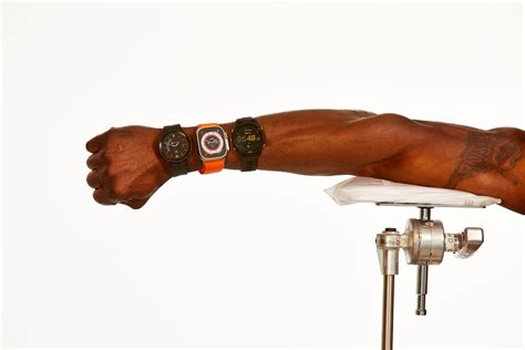 watch running on human pulse store