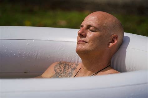 Ice Baths Are Touted For Psychological Benefits In Darwin They Are Helping People Recovering