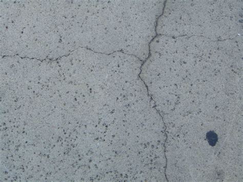 Github Preethamam Crackssplittercropper Dataset To Augment The Cracks With Similar Geometric