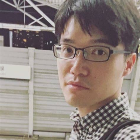 About Hong Jia Yan Medium