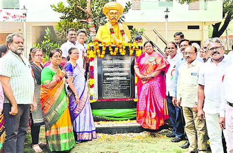 పూలే ఆశయ సాధనకు కృషిచేయాలి Sakshi