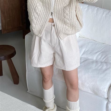 시클리 아이보리당일출고겨울까지🤎🍂3ocl 골덴 핀턱 코듀로이 모직 버뮤다 허리밴딩 4부 골지 하이웨스트 아이보리 겨울 브라운 통 반바지 가을