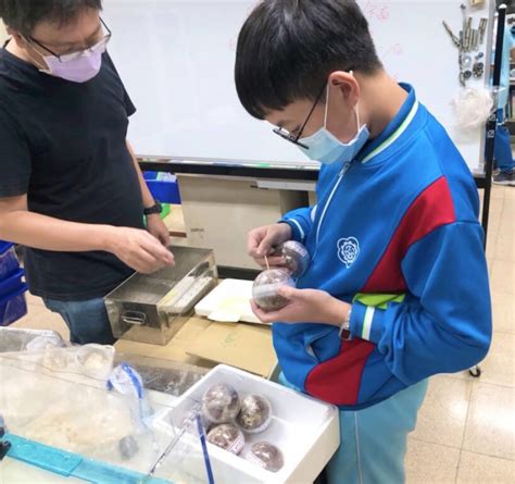 高市仁武高中國中部學生栽培畸形菇 全國科展奪獎 文教 僑務電子報