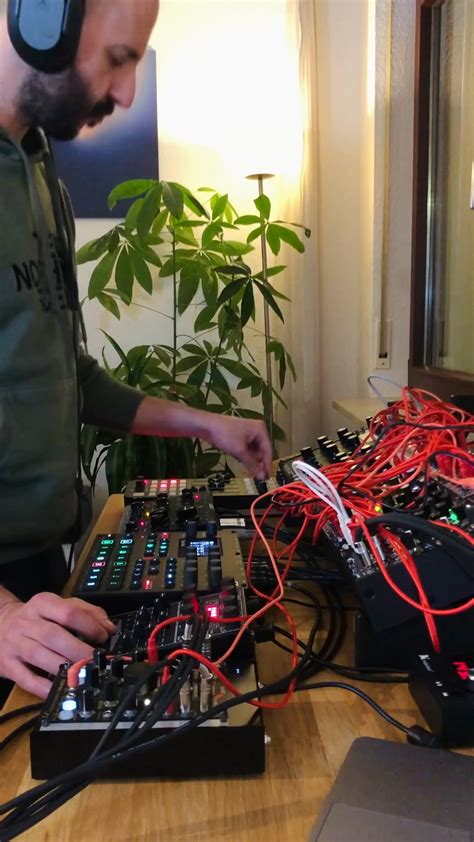 New Workout Jam Testing Out The New Hybrid Setup It‘s Coming Together Dfam In 104hp Syntakt