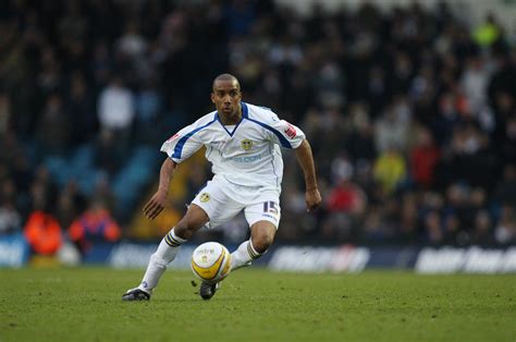Evertons Fabian Delph Posts Instagram Message About Leeds United Fans