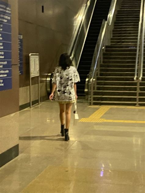 Pin By Gaurav Gahlot On Self Portrait Poses Self Portrait Poses