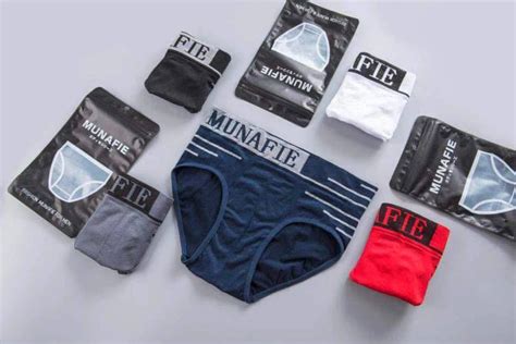 The Underwear สีแดงอันเร่าร้อนกับซัมเมอร์นี้ พร้อมแล้วที่จะให้คุณ