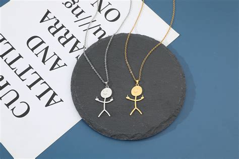亚马逊新品榜Funny Doodle Necklace涂鸦中指人物趣味不锈钢项链 阿里巴巴