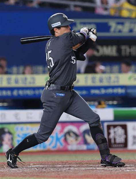 ロッテ・岡大海が二回に左中間へ適時打「朗希が頑張っているので」先発の佐々木を援護 サンスポ