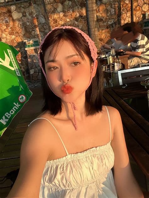 แจกไอเดีย ตัดผมทรงประบ่า แบบเกาหลีเกาใจ 🎀 แกลเลอรีที่โพสต์โดย Rhea Ice Lemon8