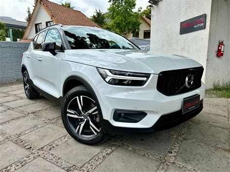 Volvo Xc40 T4 Momentum R Desing 2021 Unico Du 235867 Fullmotor