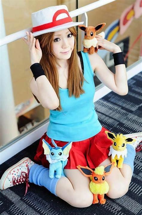 Girl Pokemon Trainer Cosplay