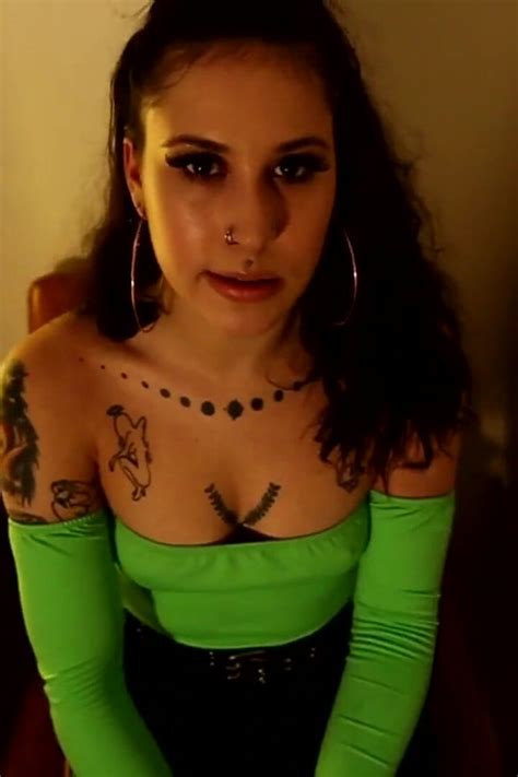 A Fehér Tinit Szexre Csábítja Egy Fekete Srác A Modell Casting Során