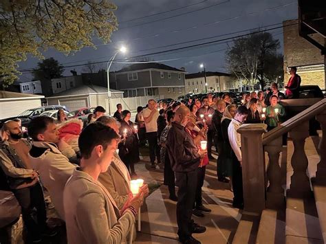 За Великден българите изпълниха църквите в Чикаго СНИМКИ