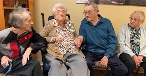 美 최고령 115세 할머니 90세 딸과 함께 생일 축하