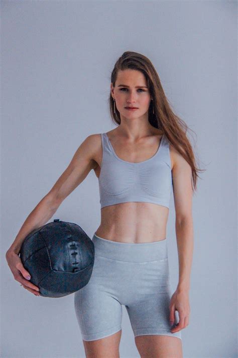 Чи чули ви про поняняття «компʼютерна шия Такою її можна назвати коли положення голови