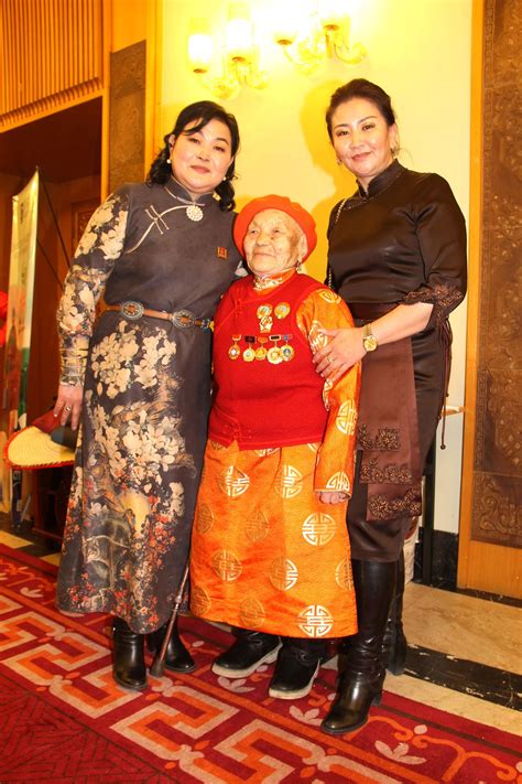 Өвгөдөөс уламжилсан монгол ухаанаа өвлүүлэгч