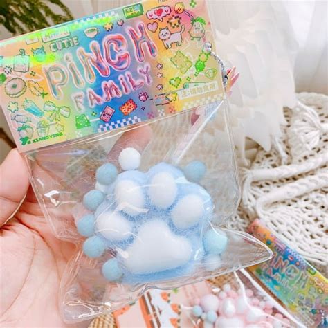 Baopai Soft Squeezable Stress Relief Kneading Paws Anxiety Reliever