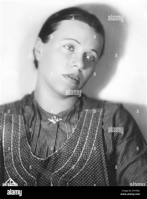 Berta Simpsons Instagram Twitter And Facebook On Idcrawl