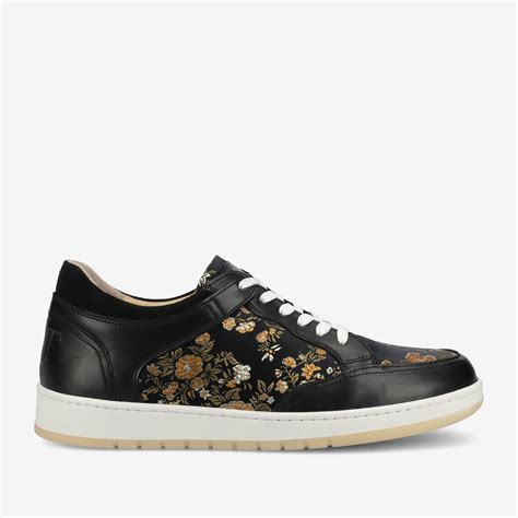 Rapido Low In Eden Noir Black Leather Sneakers Taft