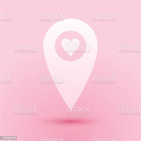 분홍색 배경에 격리 된 하트 아이콘이있는 용지 잘라맵 포인터 발렌타인 사랑 위치 로맨틱 지도 핀 종이 아트 스타일 벡터 개념에 대한 스톡 벡터 아트 및 기타 이미지 Istock