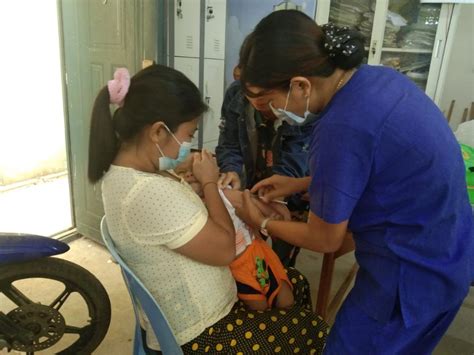 ပလောက်မြို့တွင် မွေးကင်းစမှအသက် ၂ နှစ်အောက် ကလေးသူငယ်များ ပုံမှန်ကာကွယ်ဆေး ထိုးနှံတိုက်ကျွေး