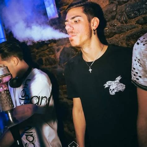 Μαργαρίτης Λαμπέρης Margaritis Lmr • Threads Say More