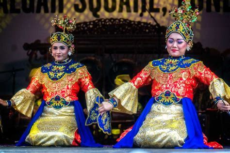 Culture Of Malaysia Language Religion Customs Traditions