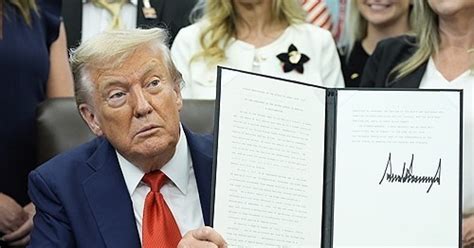 민주당 ‘엡스타인 외설편지로 다시 트럼프 공격…백악관 강력 부인