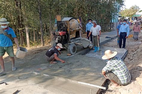 ကံမမြို့ အမှတ် ၂ ရပ်ကွက် ရွှေစေတီလမ်းအား မြေသားလမ်းအဖြစ်မှ ကွန်ကရစ်လမ်းအဖြစ် အဆင့်မြှင်တင် ဆောင